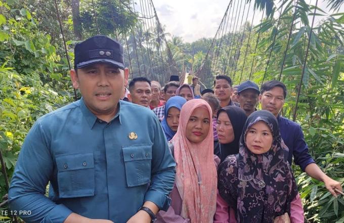 Jembatan Limbur Sudah Selesai Di Perbaiki, Bupati Merangin M. Syukur ...